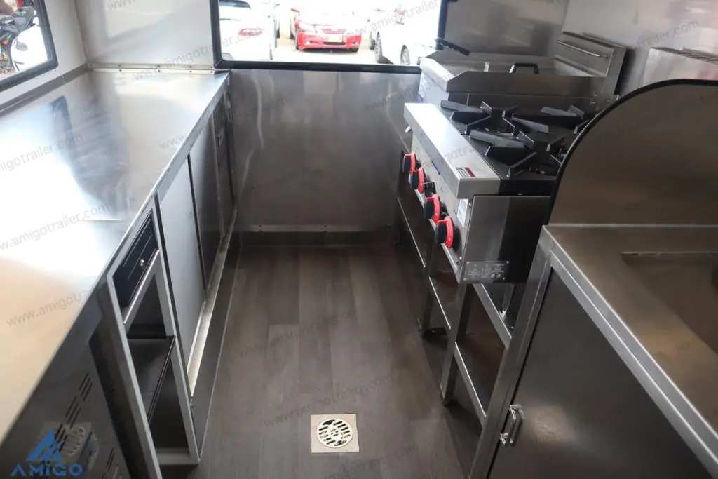 3m benchtop fryer/4b stove - Sydney Food Trailers