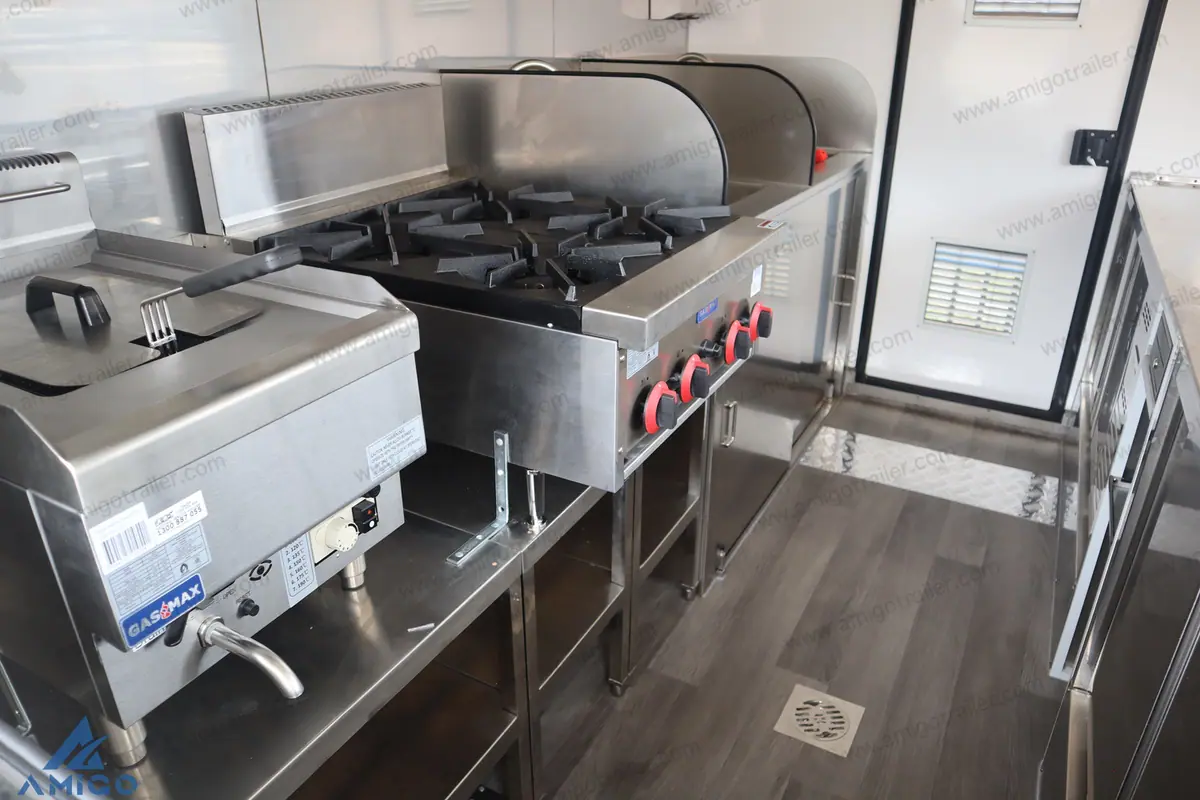 3m benchtop fryer/4b stove - Sydney Food Trailers