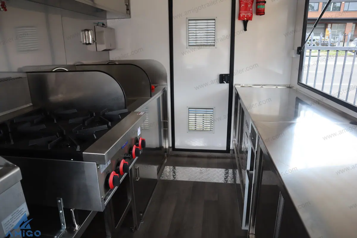 3m benchtop fryer/4b stove - Sydney Food Trailers